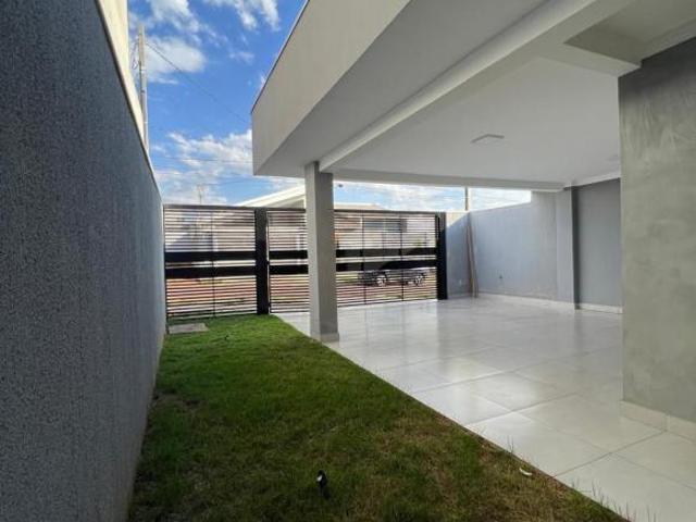 JARDIM MUNIQUE 124m² privativo 200 m² de terreno 01 suíte + 01 semi suíte Sala com pé direto dupl