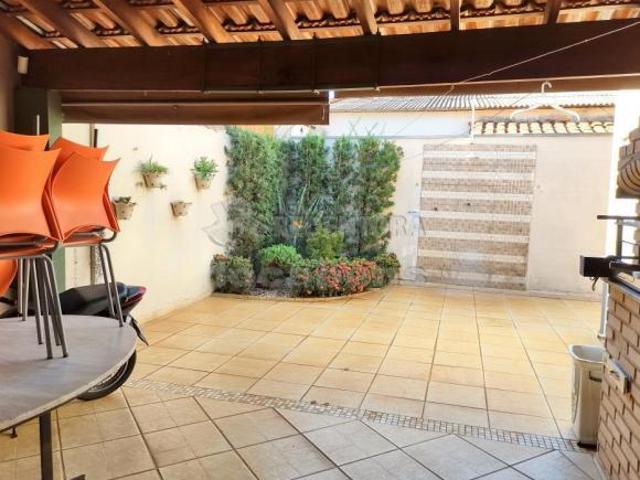 Jardim Nunes Casa com 03 dormitórios e 02 vagas de garagem