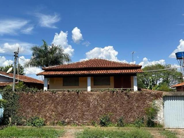 Jardim São Judas Tadeu Casa de Rua com 4 Quarto s por R$ 580000.00 no setor Vila Jardim São Judas