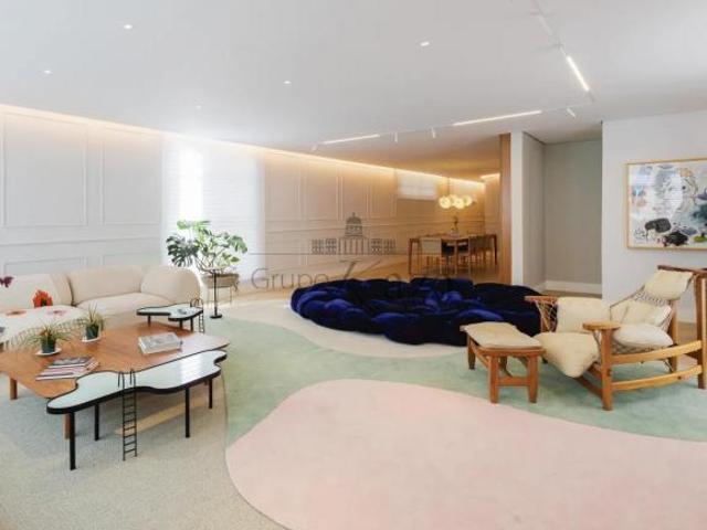 Jardim Paulista 4 Suítes 260m²
