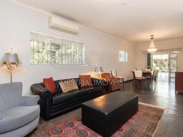 Jardim Paulistano | Casa com localização nobre | próxima à St. Pauls School e ao Colégio Madre Alix