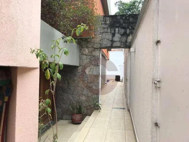 Jardim peri, 315m² construido, 3 dormt, 1 suite master, 4 banheiros, 4 vagas, churrasqueira, pi