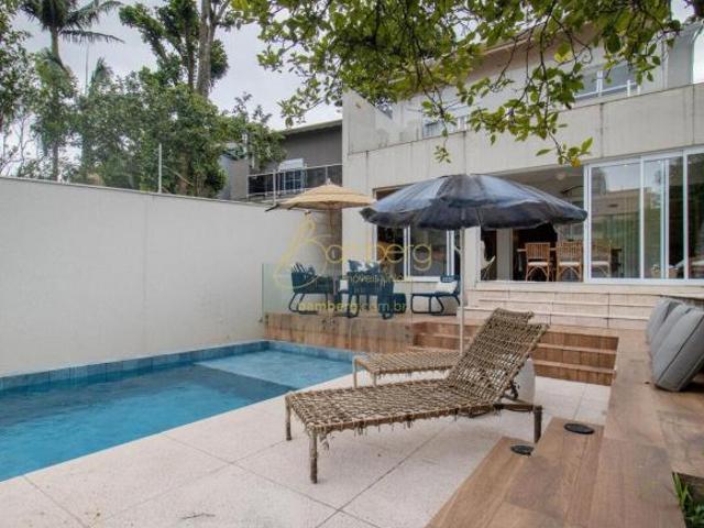 Jardim Prudência casa com 359m AT e 260m² AC 4 suítes 4 vagas piscina