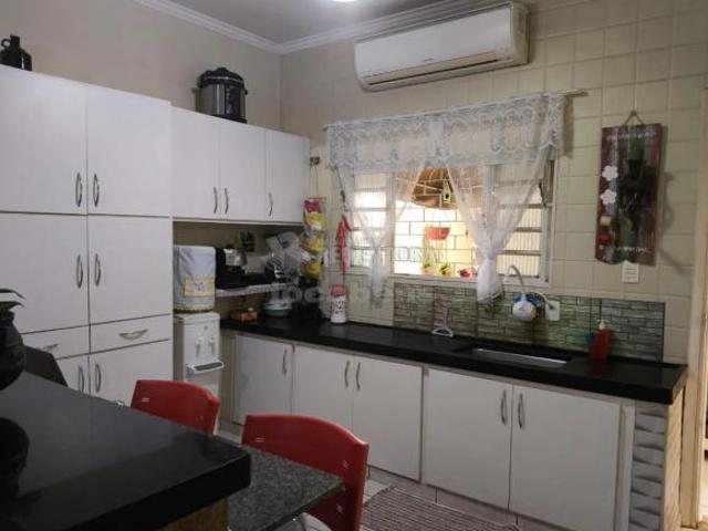 Jardim Roseana Casa com 03 dormitórios sendo 01 tipo apartamento