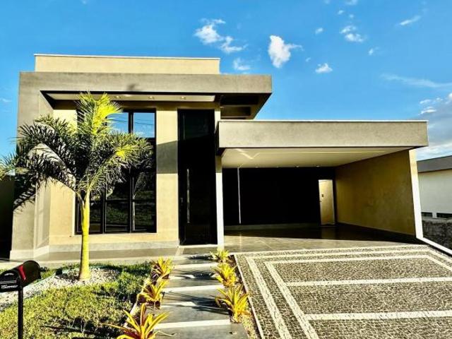 JARDINS NAPOLES Casa Subtérrea de Luxo no Jardins Nápoles com Piscina Aquecida e 3 Suítes