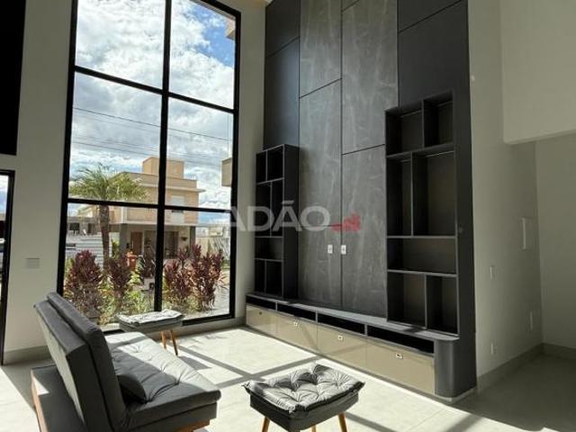 Jardins Capri Casa em Condomínio com 4 Quarto s por R$ 1750000.00 no setor Jardins Capri TA40068