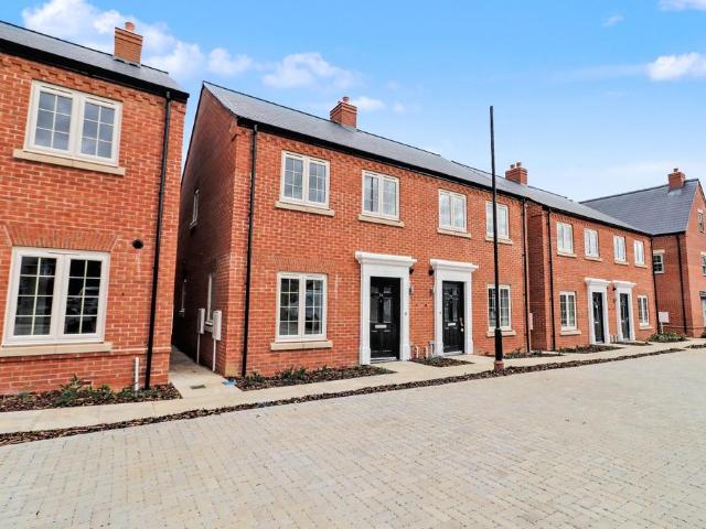 Jaric Lane, Cambs PE28 2 bed semi detached house to rent £1,395 pcm £322 pw