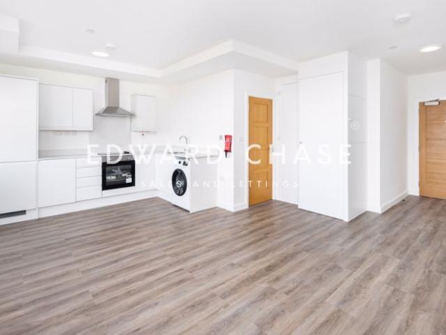 Jash House, Hornchurch RM11, Studio to rent, £1,200 pcm | PrimeLocation