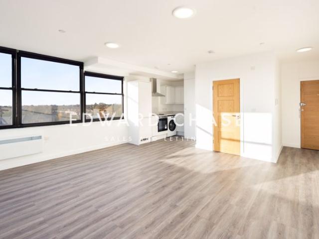 Jash House, Hornchurch RM11, Studio to rent, £1,200 pcm | PrimeLocation