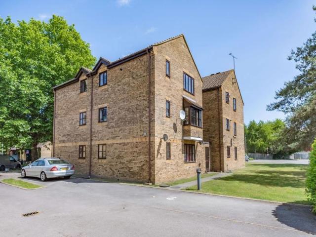 Jasmin Close, Northwood HA6, 1 bed flat to rent, £1,325 pcm | PrimeLocation