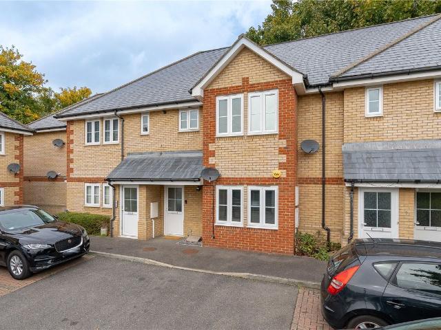 Jasmine Court, Maidstone ME16, 2 bed flat to rent, £1,300 pcm | PrimeLocation