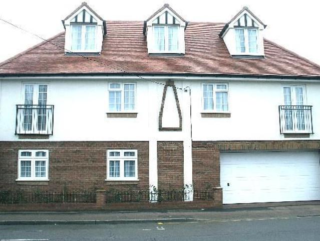 Jasmine Court, Whitehouse Avenue, Borehamwood WD6, 1 bed flat to rent, £1,150 pcm | PrimeLocation