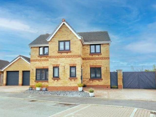 Jasmine Crescent, Newchapel, 4 Bedroom Detached