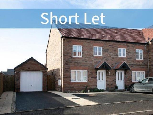 Jasmine Gardens, Nottingham NG12 3 bed house to rent £2,750 pcm £635 pw