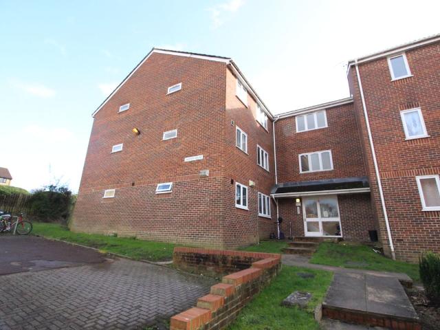 Jasper House, Percy Gardens, Worcester Park KT4, 1 bed flat to rent, £1,200 pcm | PrimeLocation