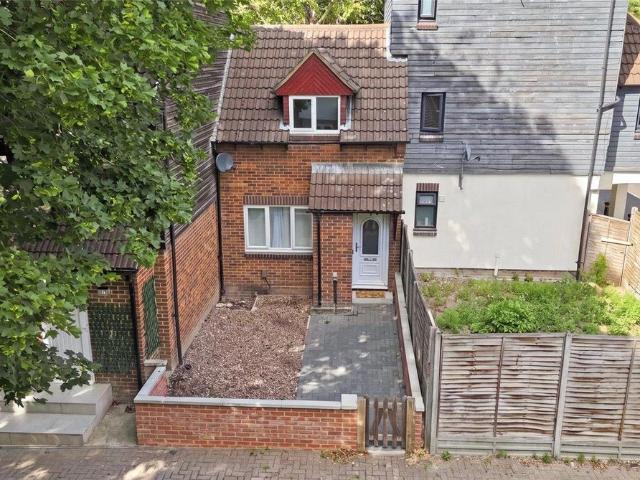 Jasper Road, London E16, 1 bed terraced house to rent, £1,650 pcm | PrimeLocation