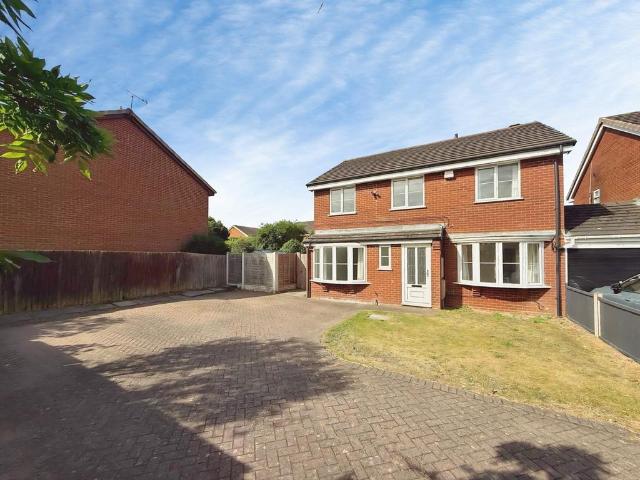 Jay Park Crescent, Kidderminster, DY10 4 bed detached house to rent £1,695 pcm £391 pw