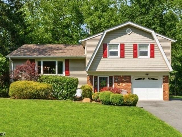 Jayne Ter, Ringwood, Home For Sale