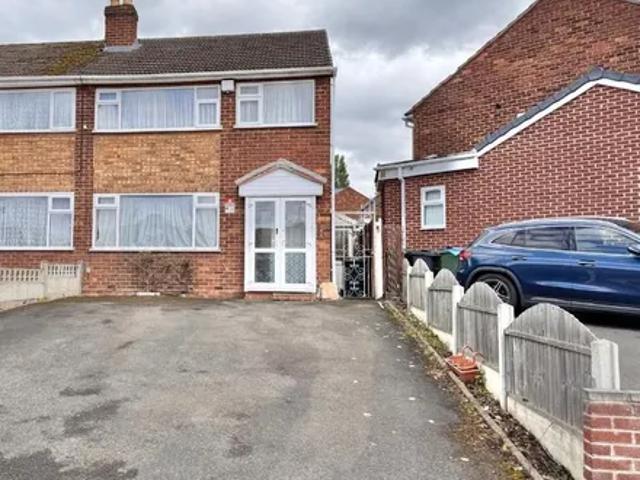 Jayne Close, West Bromwich, B71 3AU, United Kingdom | 3 bed duplex for rent #167395364 | Rentberry