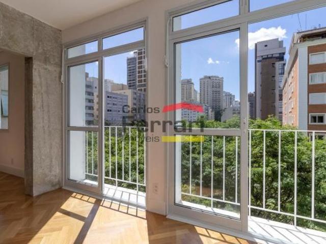 Jd América 142m2 reformado com 2 suítes e 2 vagas!