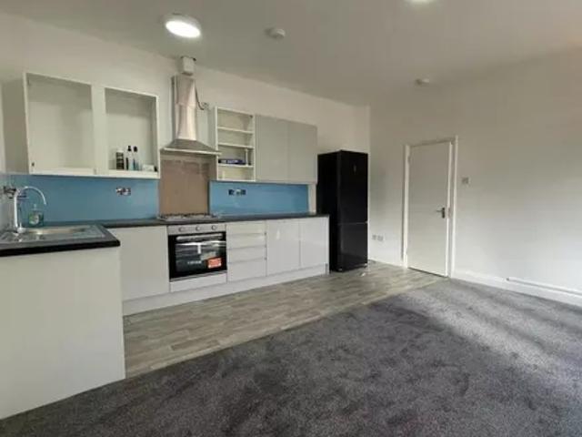 JD Sports, 58 Kilburn High Road, London, NW6 4HJ, United Kingdom | 1 bed apartment for rent #120478899 | Rentberry