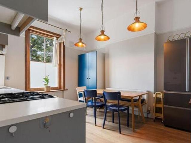 Jenner Road, London, 2 Bedroom Maisonette