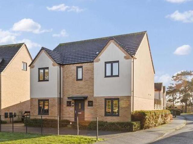Jennings Close, St Crispin, 4 Bedroom Detached