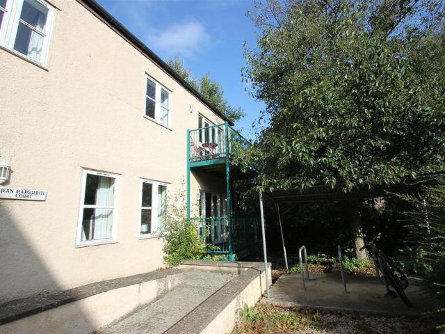 Jean Marguerite Court 3 bed flat to rent £2,995 pcm £691 pw