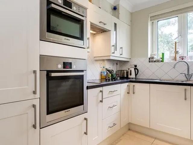 Jean House, Tooting Grove, London, SW17 0RA, United Kingdom | 4 bed apartment for rent #138775227 | Rentberry