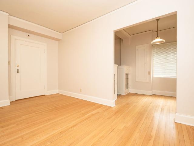 JEANNE MANOR APARTMENTS JEAN01
