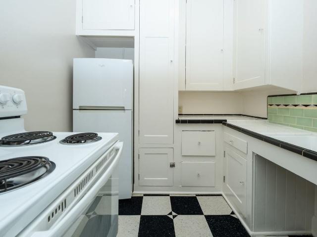 JEANNE MANOR APARTMENTS JEAN01 Studio Apartment for Rent at 1431 Sw Park Ave, Portland, OR 97201 Downtown Portland