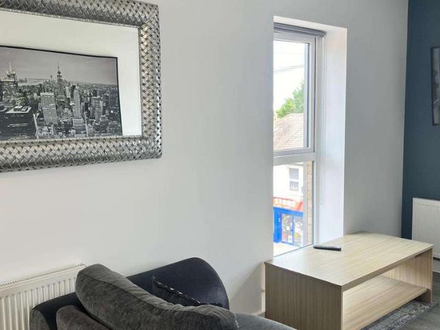 Jeffery Street Room 2