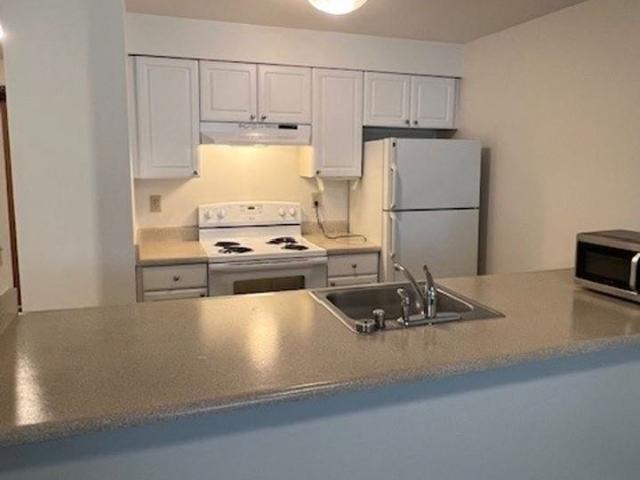 Jefferson Court 1 Bedroom Apartment for Rent at 10301 Greenwood Ave N, Seattle, WA 98133 Greenwood