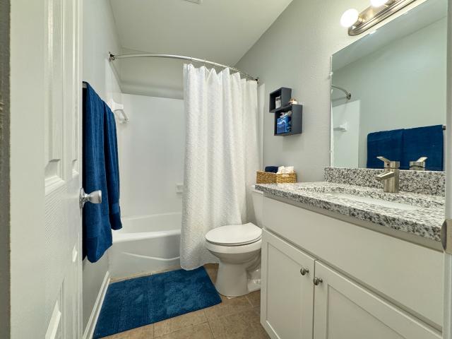 Jefferson Arms 3 Bedroom Apartment for Rent at 10390 Jefferson Hwy, Inniswold, LA 70809 Airline Jefferson