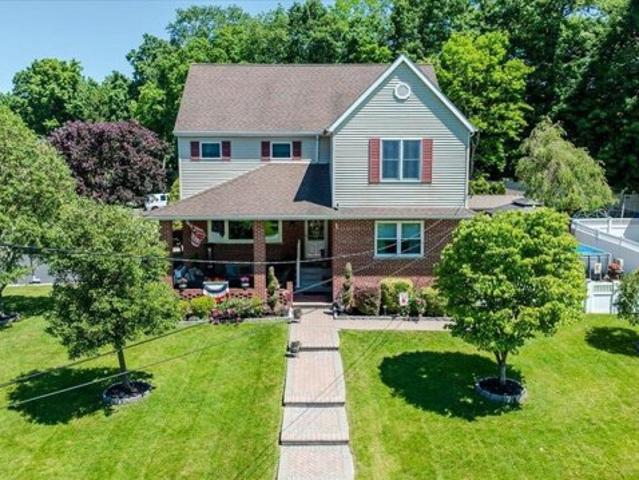 Jefferson Ave, Thornwood, Home For Sale