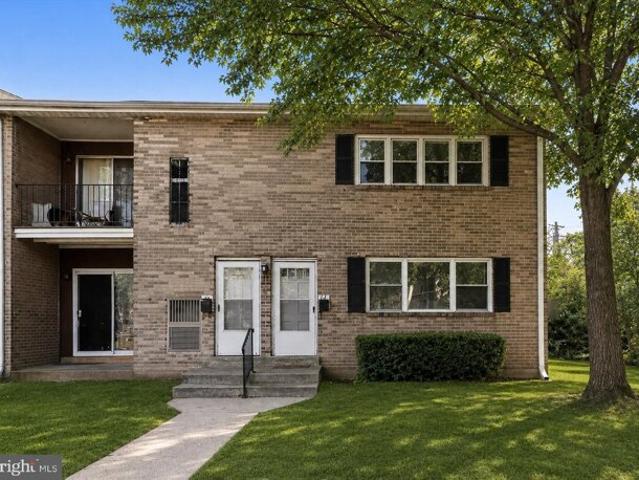 Jefferson Sq Unit E, Edgewater Park, Home For Sale