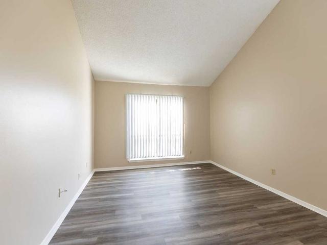 Jefferson Place Apartment Homes is the best of both worlds waiting for you. 2 Bedroom Apartment for Rent at 560 S Jefferson Pl, Memphis, TN 38105 Victorian Village