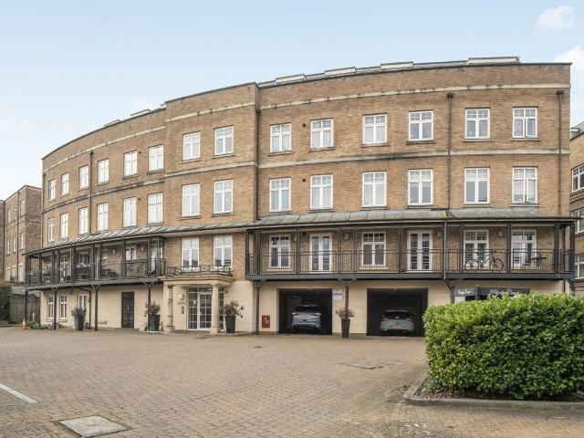 Jefferson Place, Bromley, Kent BR2, 2 bed flat to rent, £1,750 pcm | PrimeLocation