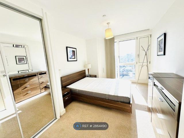 Jefferson Plaza, London E3, 3 bed flat to rent, £2,950 pcm | PrimeLocation