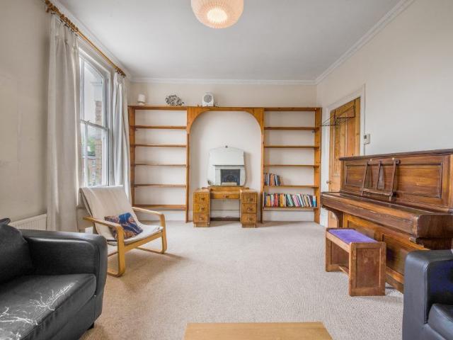 Jeffreys Road, Stockwell SW4, 3 bed flat to rent, £2,600 pcm | PrimeLocation