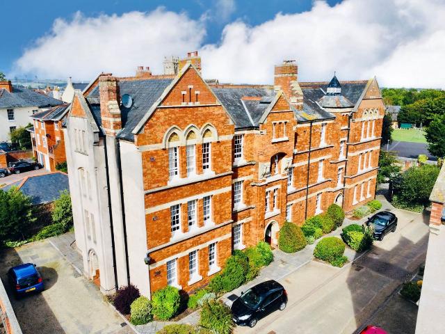Jellalabad Court, Taunton TA1, 2 bed flat to rent, £1,000 pcm | PrimeLocation