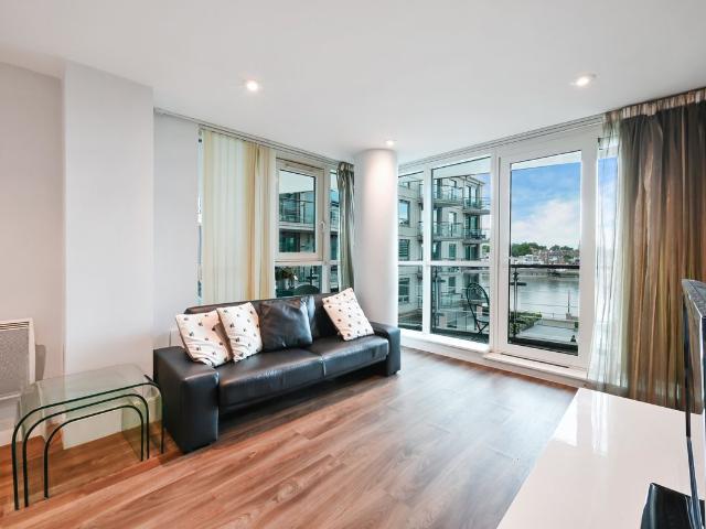 Jellicoe House, St Georges Wharf, Nine Elms SW8, 1 bed flat to rent, £2,650 pcm | PrimeLocation