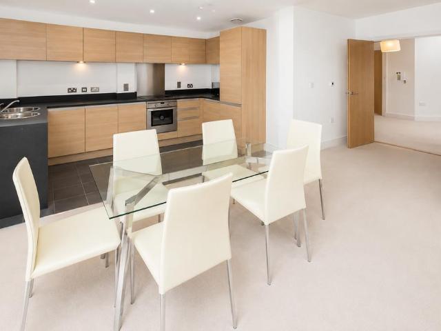 Jericho Waterfront, Oxford 3 bed apartment to rent £3,400 pcm £785 pw