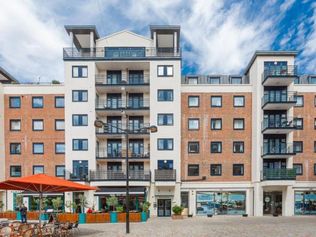 Jerome Place, Kingston upon Thames, UK 2 bed flat to rent £2,350 pcm £542 pw