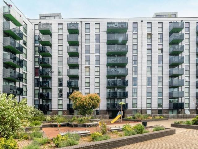 Jerrard Street London SE13 2 bed flat to rent £2,160 pcm £498 pw
