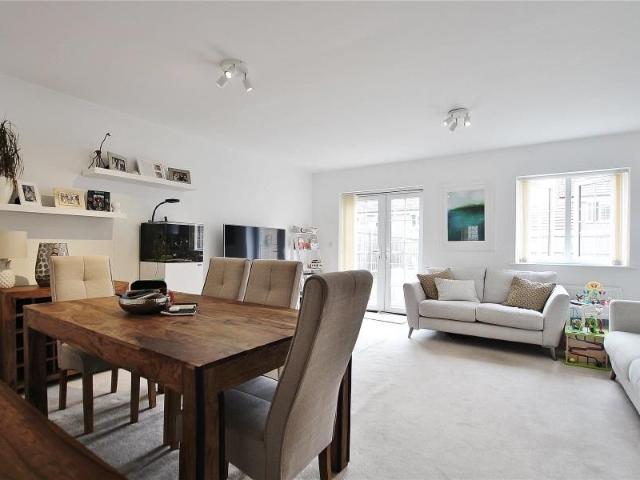 Jersey Close, Woking, Surrey, GU21