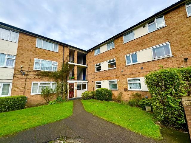 Jersey Road, Hounslow TW3, 2 bed flat to rent, £1,750 pcm | PrimeLocation