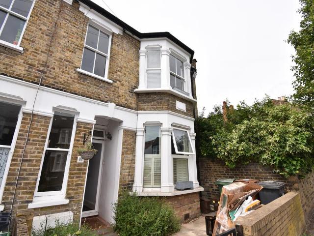 Jersey Road, London E11 2 bed ground floor maisonette to rent £2,000 pcm £462 pw
