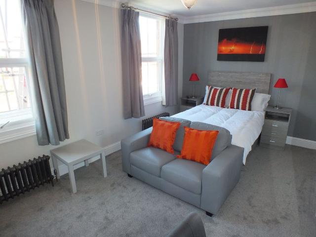 Jesse Terrace, Reading RG1, Room to rent, £850 pcm | PrimeLocation