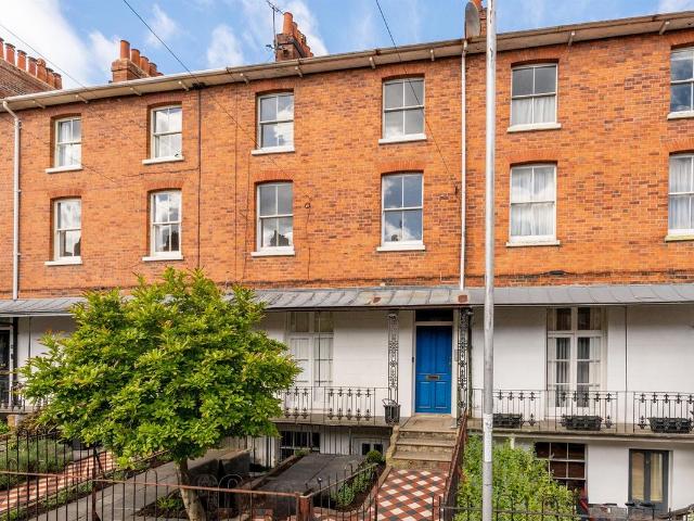 Jesse Terrace, Reading RG1, 2 bed flat to rent, £1,600 pcm | PrimeLocation